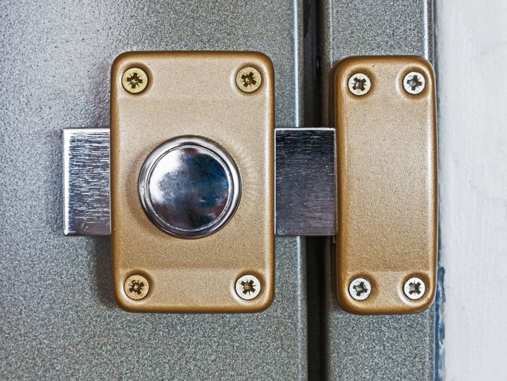 Choisir une serrure et un verrou de porte | Castorama