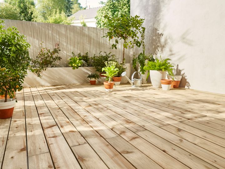 Préparer l’installation d’une terrasse en bois | Castorama