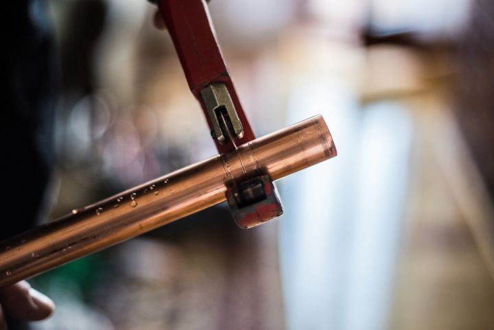 Comment utiliser un coupe-tube cuivre | Castorama