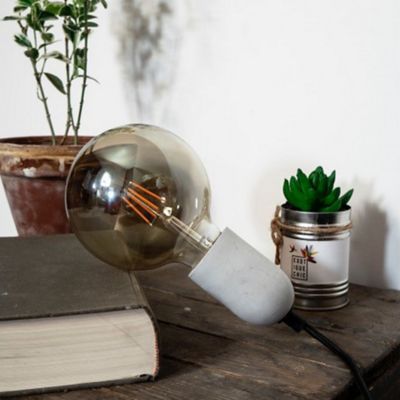 Ampoule LED E27 globe filament droit ambré 230 lm blanc chaud 4 W Xanlite