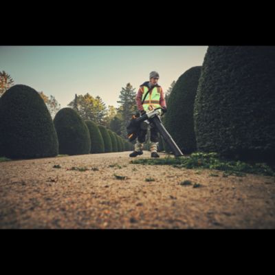 Aspirateur souffleur broyeur sans fil - 910m³/h - ratio 14:1 - avec sac ...