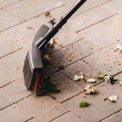 Balai de jardin multi-usages taille M Solid Fiskars L. 38 cm noir