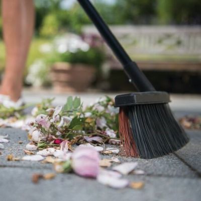 Balai de jardin multi-usages taille M Solid Fiskars L. 38 cm noir