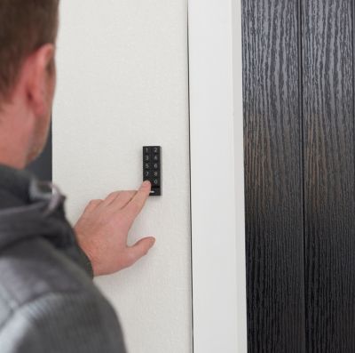 Clavier à code connecté Yale noir compatible serrure connectée