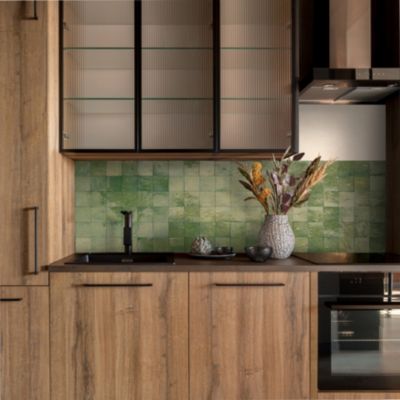 Crédence de cuisine effet Zellige vert brillant IDPanneaux L. 300 x H ...