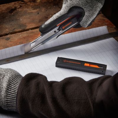 Cutter lame acier 18 mm x 0.5 mm Magnusson