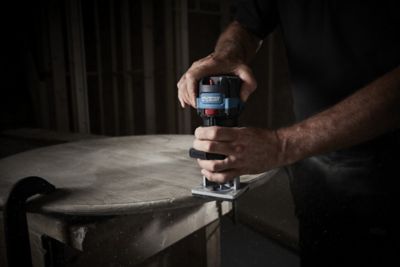 Défonceuse filaire Erbauer EPR710 710 W 240V