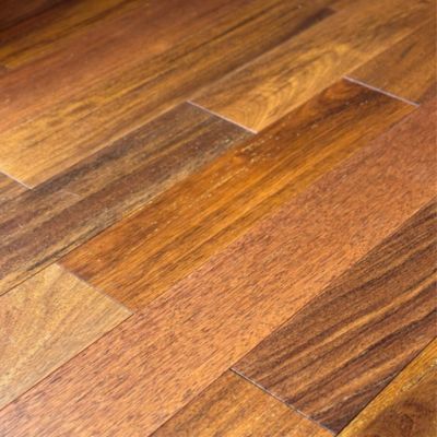 Parquet massif à coller Merbau L verni coloris brun rougeâtre