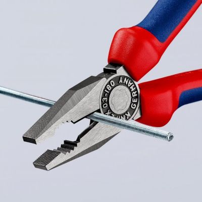 Pince Knipex 180 mm (KN 03 02 180) : tranchants trempés env. 60 HRC, poignées bi-matière.