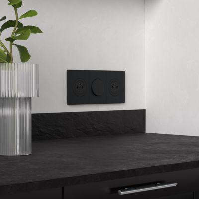 Plaque de finition centrale, effet Perle noire, Odace Architecte