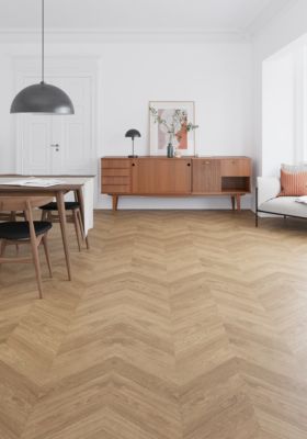 Sol stratifié Leyton GoodHome, passage intense AC5, effet chêne, L.133 ...