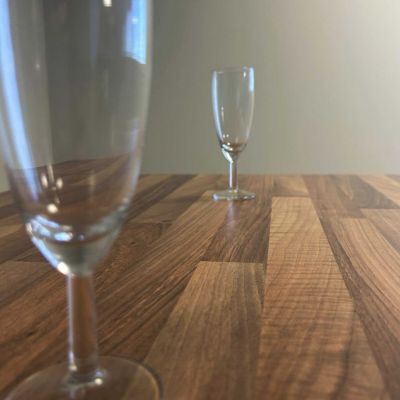 Table ronde 120cm - modèle Rome bois noyer lamellé - Restootab