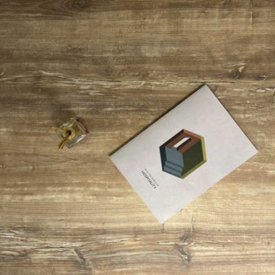 Table ronde 120cm - pied blanc, plateau chêne slovène - Restootab