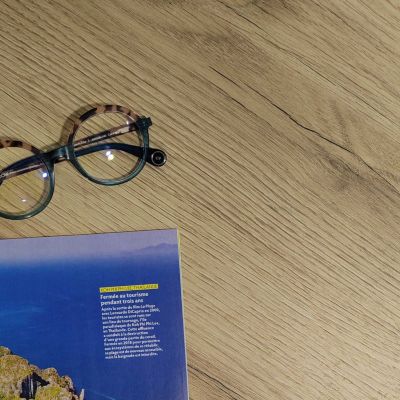 Table ronde 70cm - modèle Round pied blanc chêne delano - Restootab