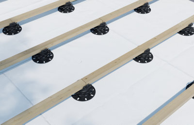 Comment poser des lames de terrasse sur plots PVC | Terrasse et allée ...